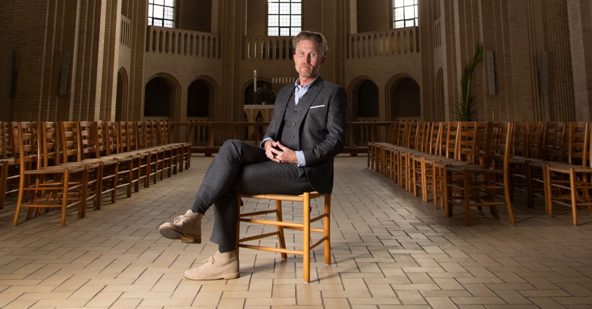 Brian Holm fandt Gud da livet var sværest: Sluk mobilen og gå i kirke ...